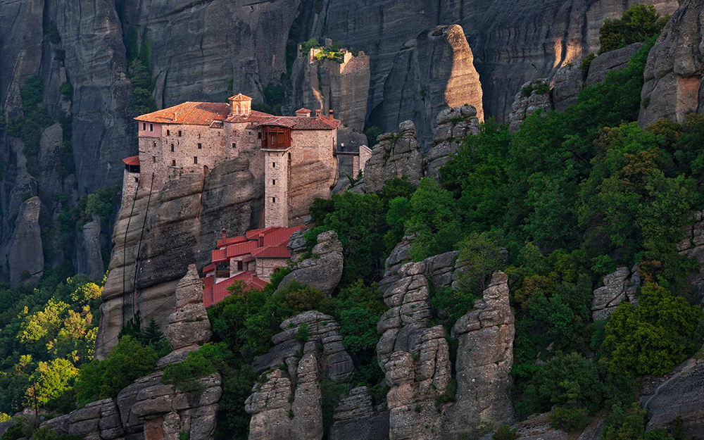 Greece Tours Highlights: the Soaring Monasteries of Meteora – Yalla ...